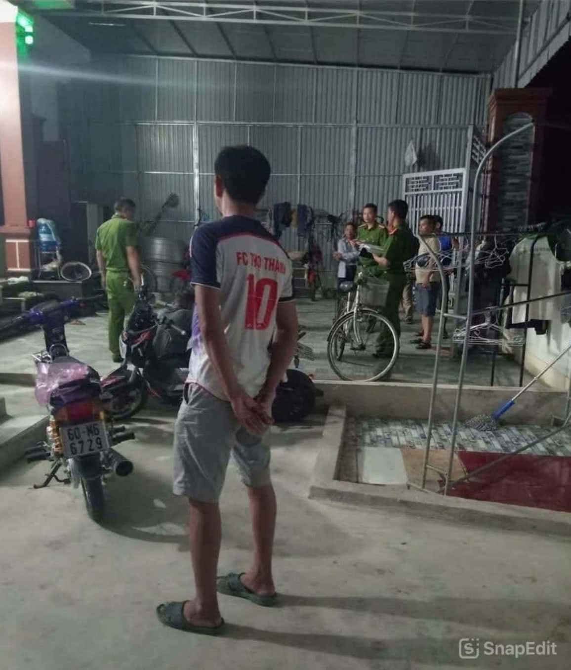 Nghệ An: Bị vợ đánh liên tiếp, chồng dùng dao đ@m vợ tử vong - HHĐP